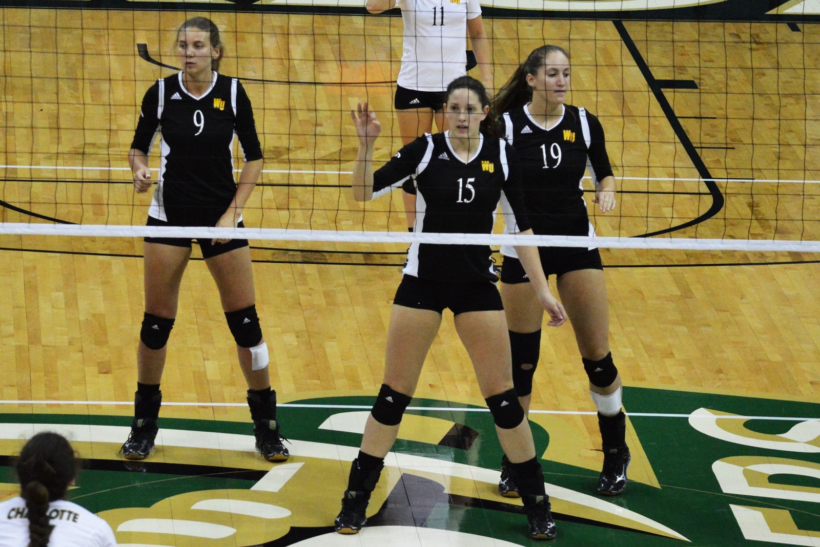 Emma Weakland - Volleyball - Winthrop University Athletics