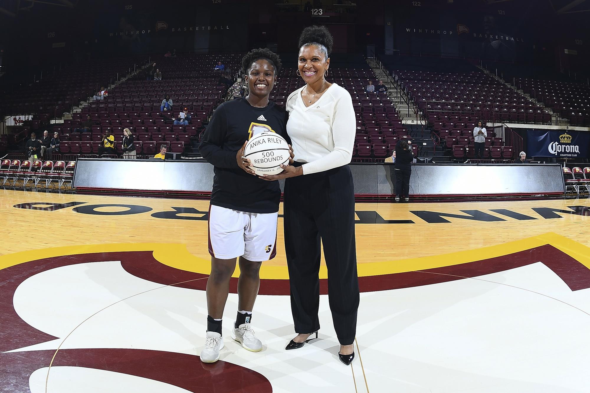 Anika Riley - Women's Basketball - Winthrop University Athletics