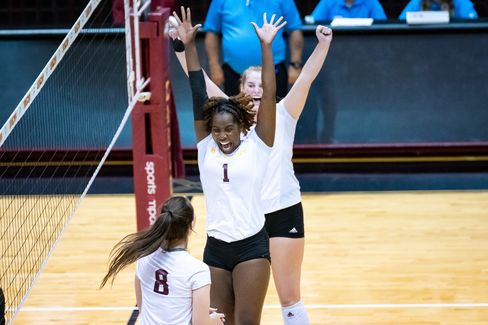 Alicia Roberts - Volleyball - Winthrop University Athletics