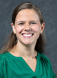 Jenilee Voss - Head Coach - Women's Volleyball Coaches - Wisconsin ...