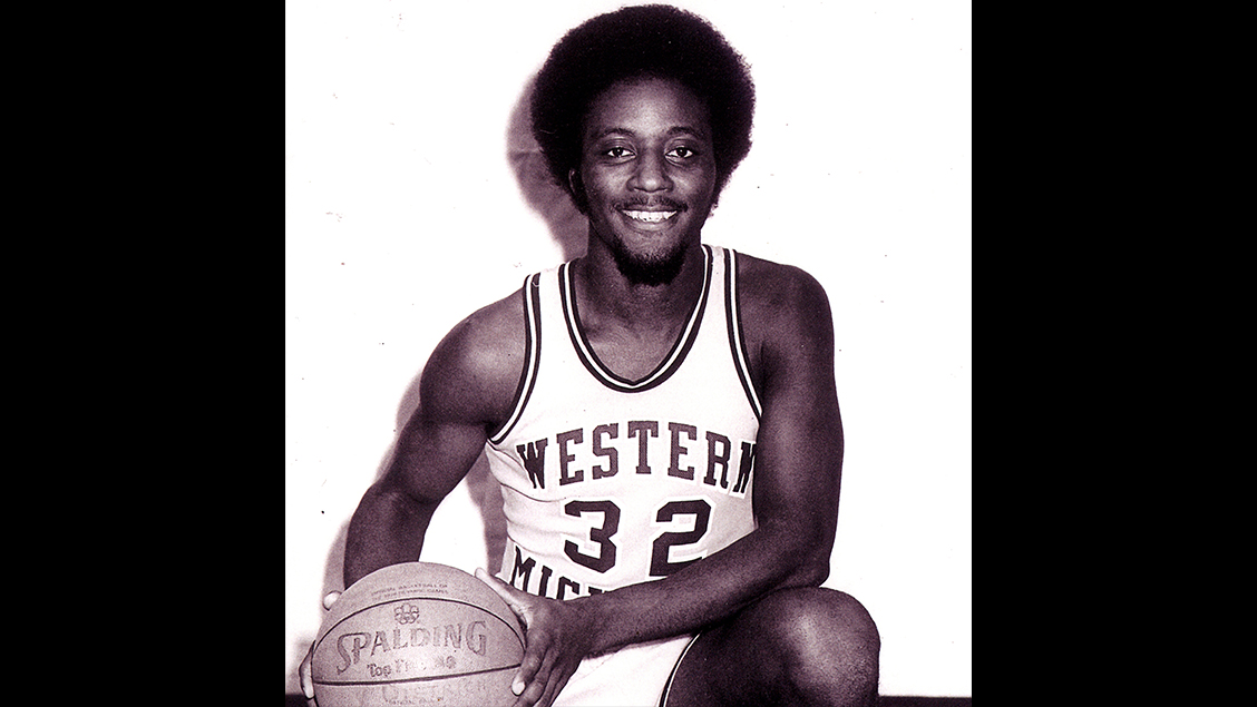 Hall of Fame Spotlight: Kenny Cunningham - Men's Basketball - Western ...