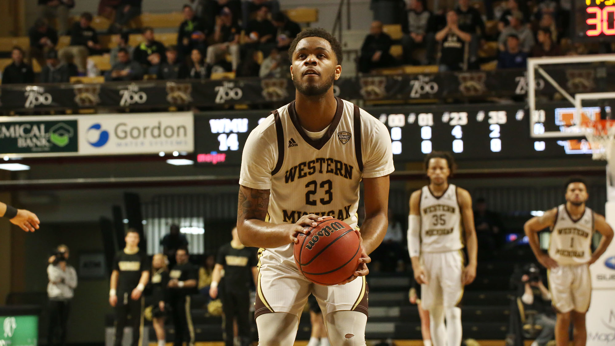 Reggie Jones - Men's Basketball - Western Michigan University Athletics