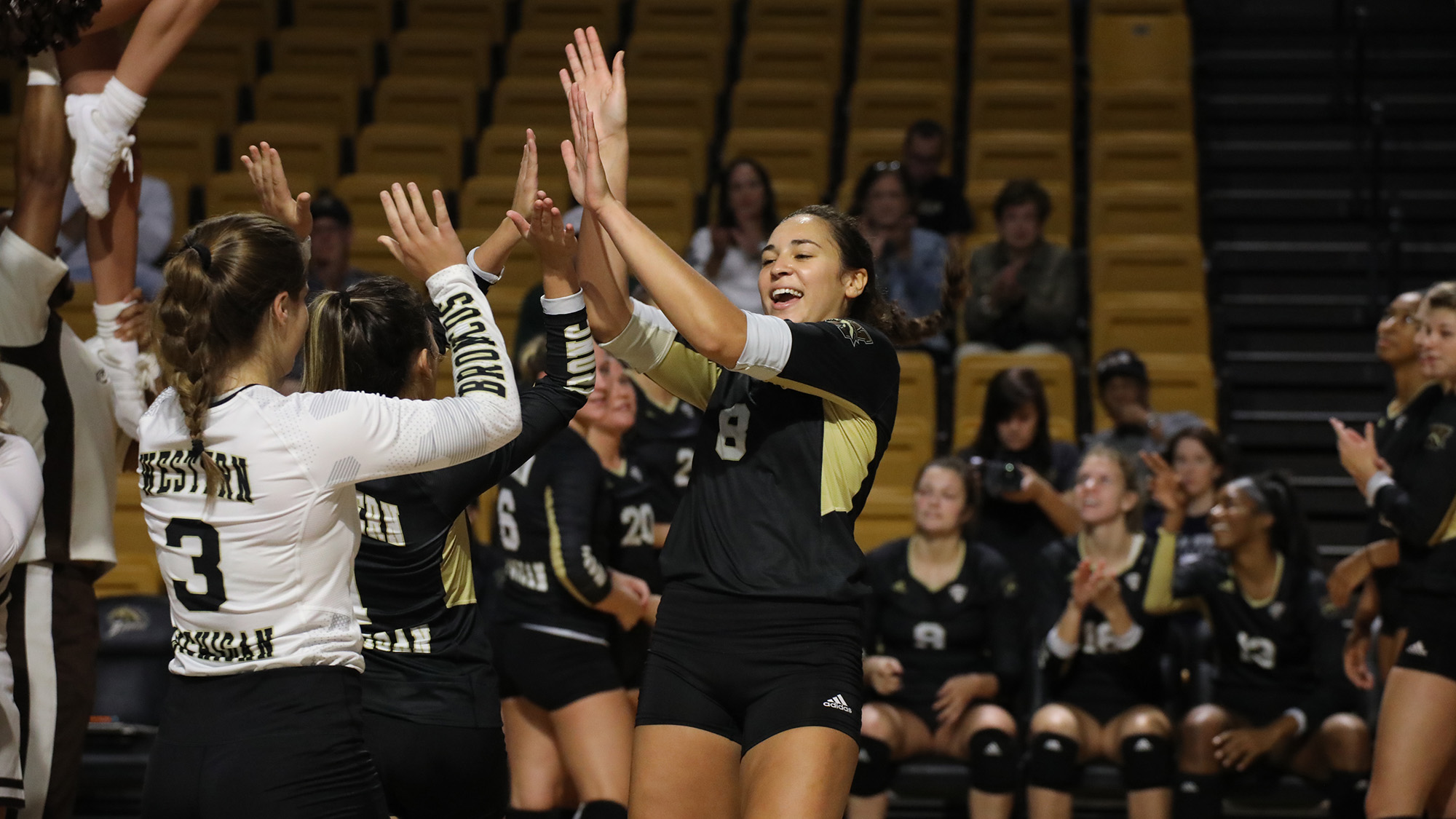 Janell Williams - Women's Volleyball - Western Michigan University ...
