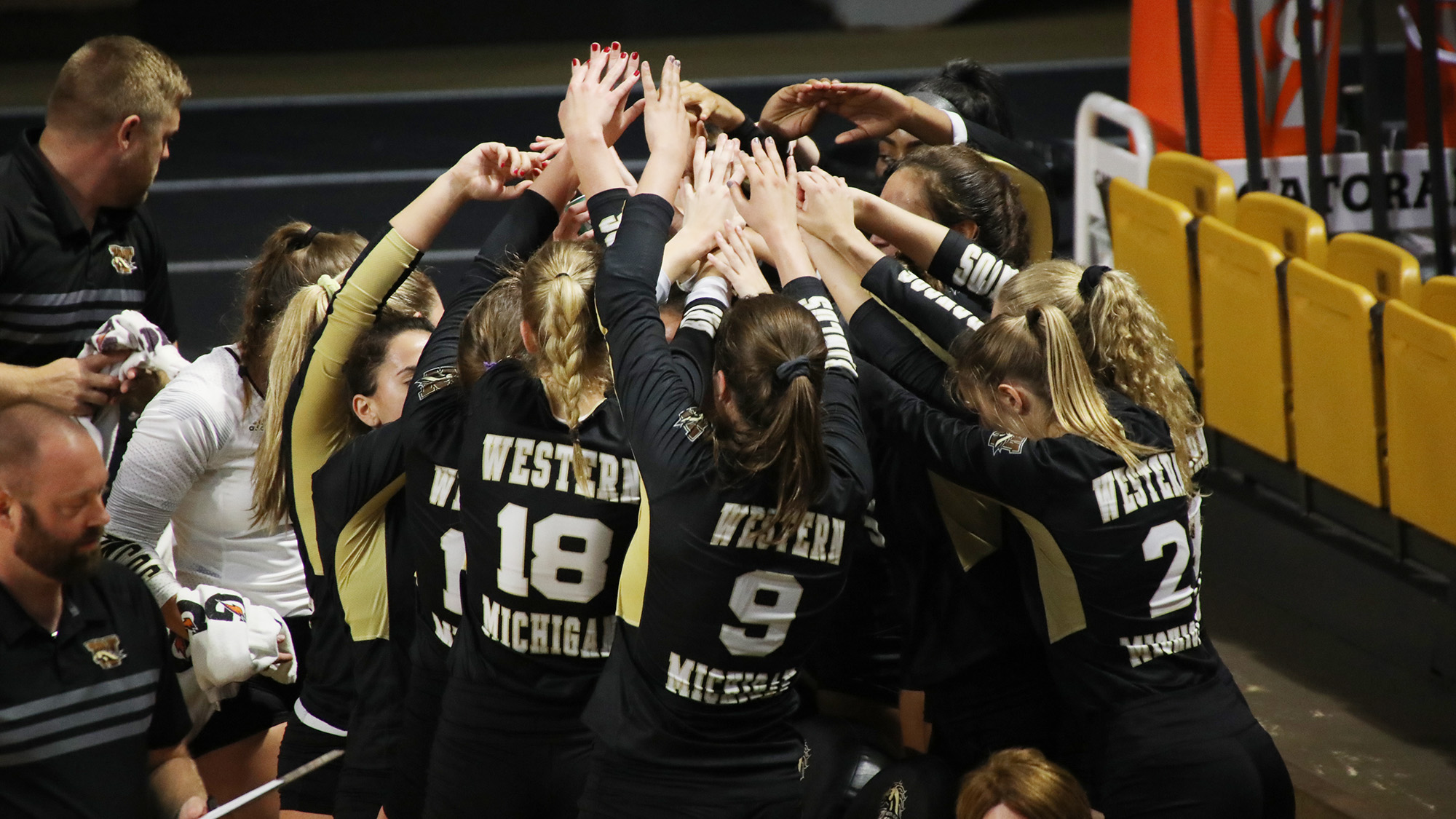 Janell Williams - Women's Volleyball - Western Michigan University ...