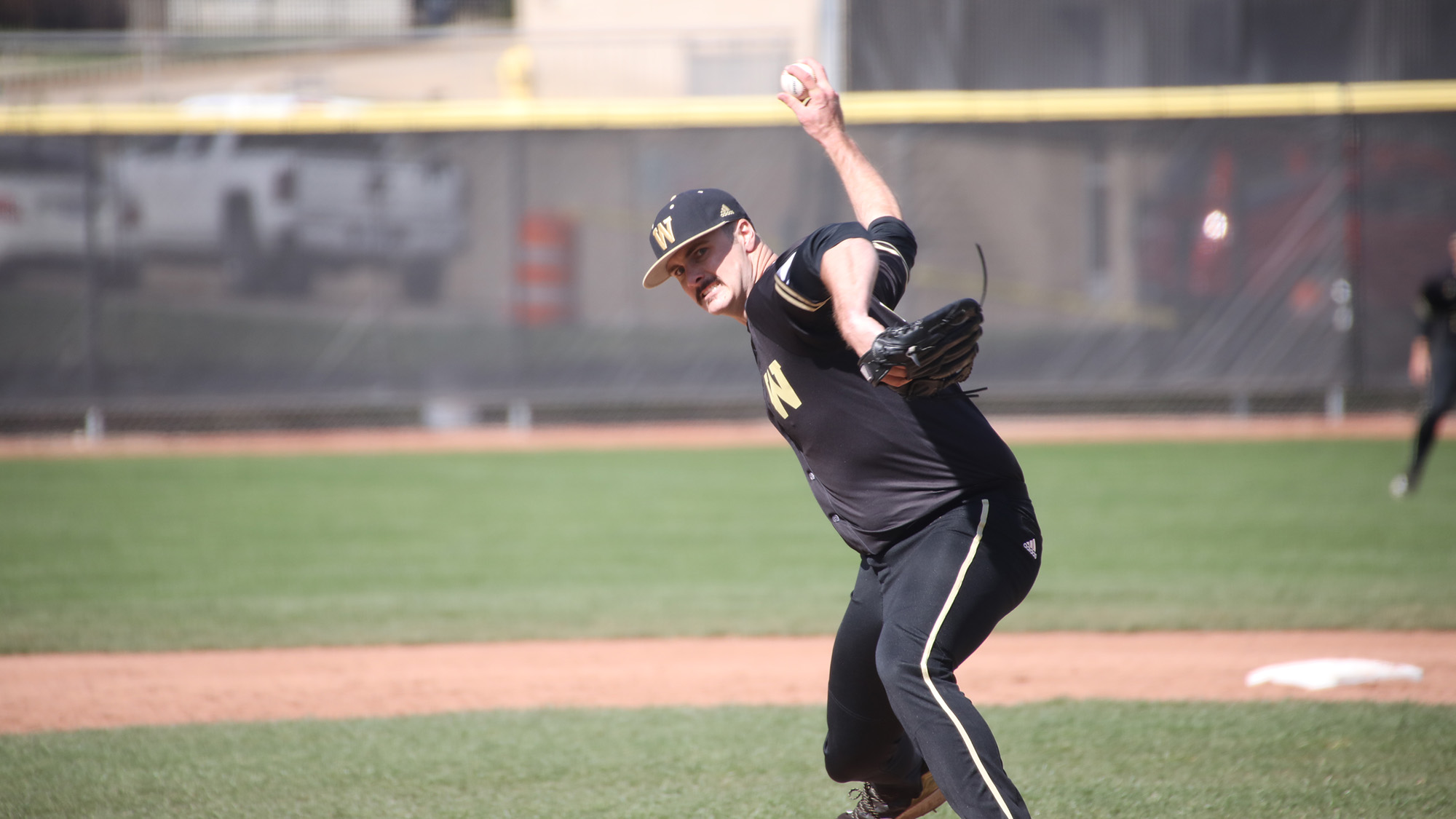 Five-Run Sixth Powers WMU Past NIU, 9-4 - Western Michigan University ...