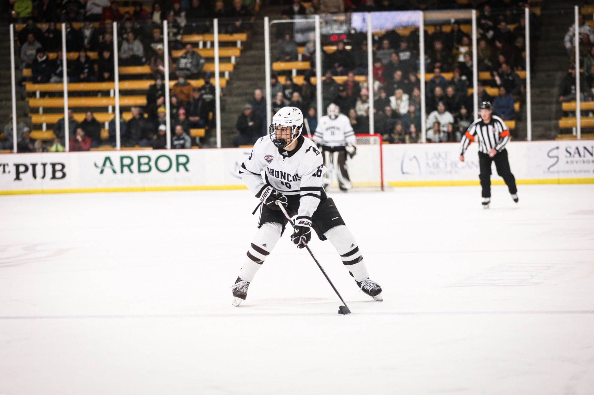 Hockey Captures Sweep of Colorado College With 4-1 Victory - Western ...