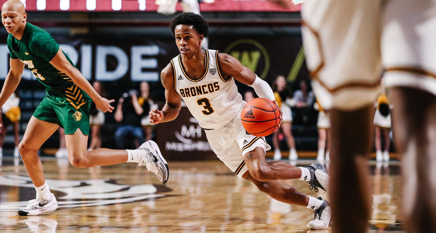 B. Artis White - Men's Basketball - Western Michigan University Athletics