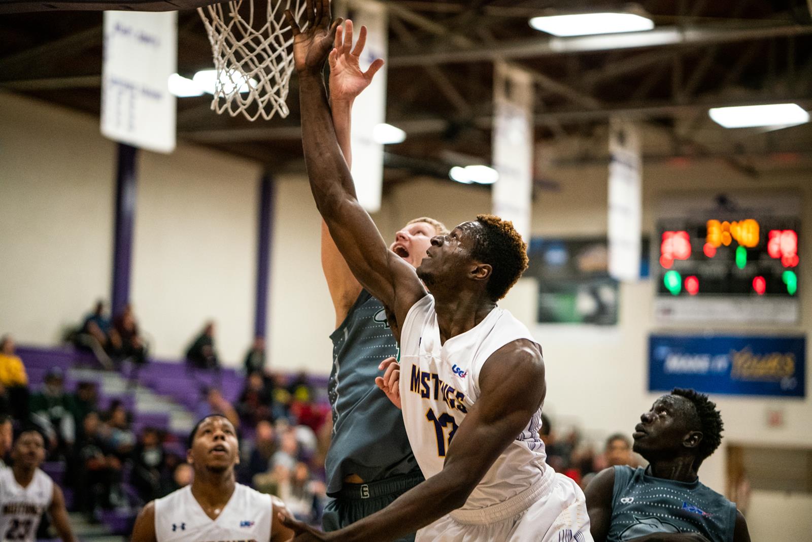 Leston Gordon - 2018-2019 - Men's Basketball - Western New Mexico ...