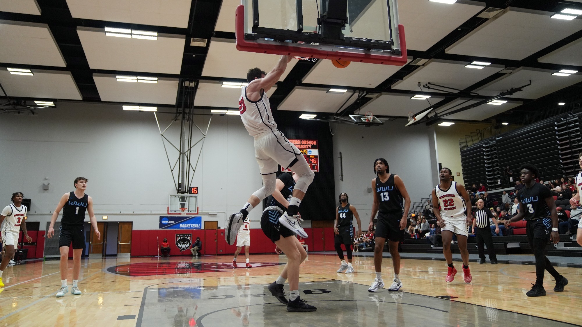 Benzel, Gallant each score 20-plus, WOU falls at home to Vikings ...