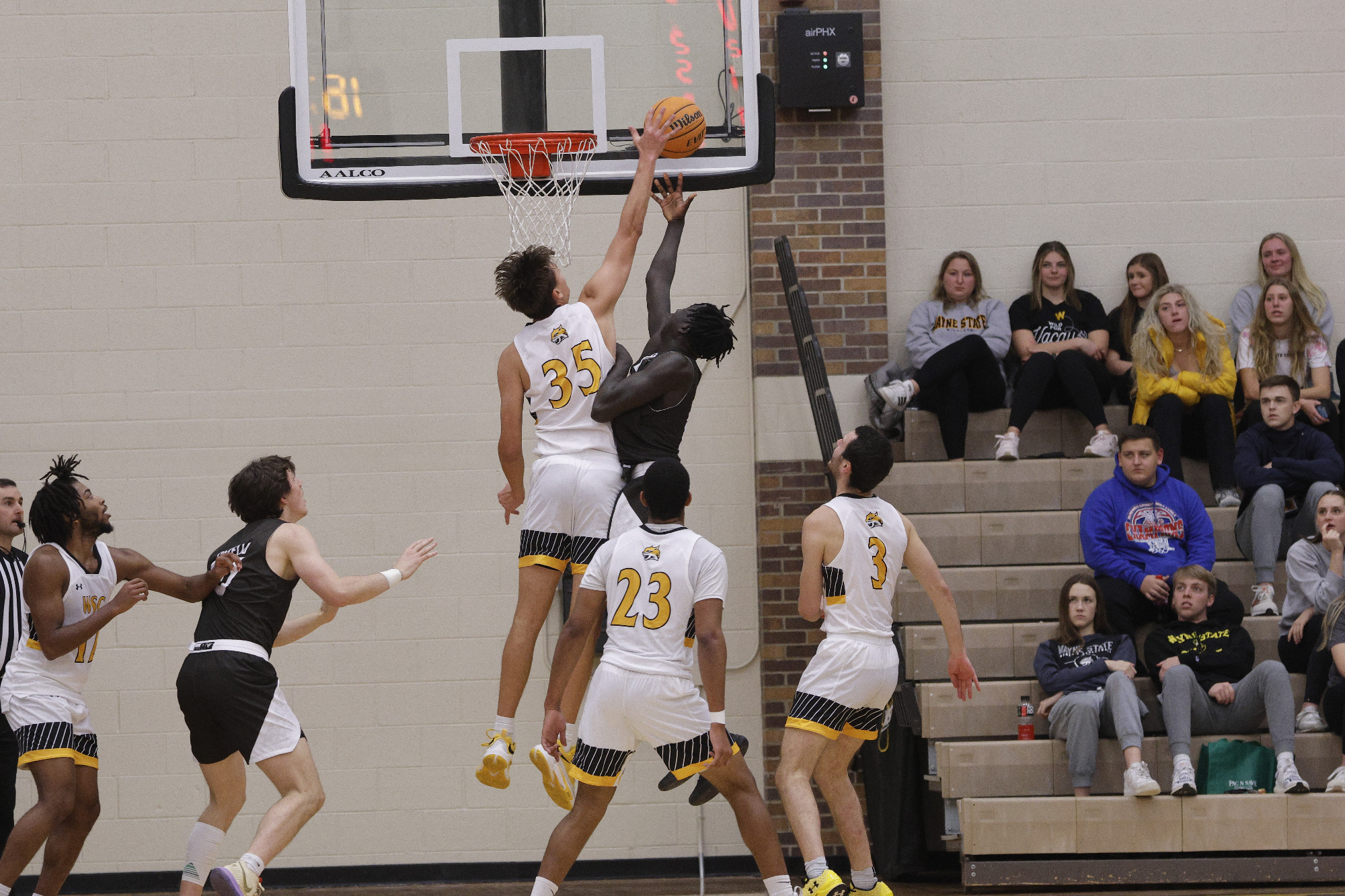 Cody McCullough's Second Straight Double-Double Leads WSC to 83-62 Win ...