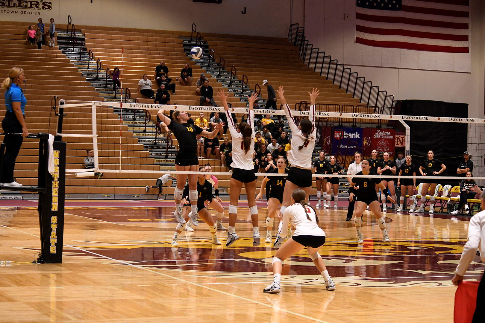 #1 Wildcats outlast Northern State in five-set battle - Wayne State ...