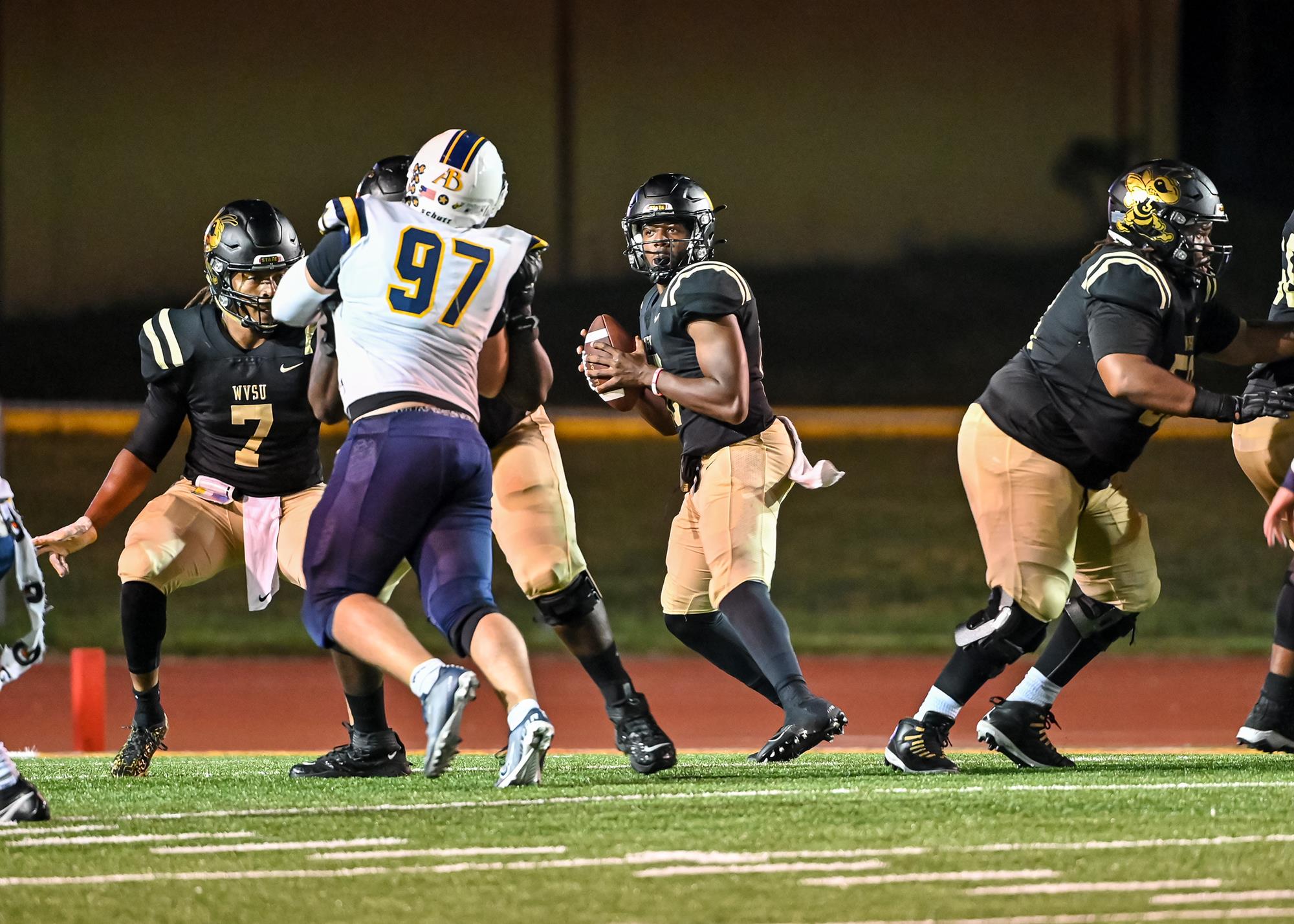 Donovan Riddick - Football - West Virginia State University Athletics