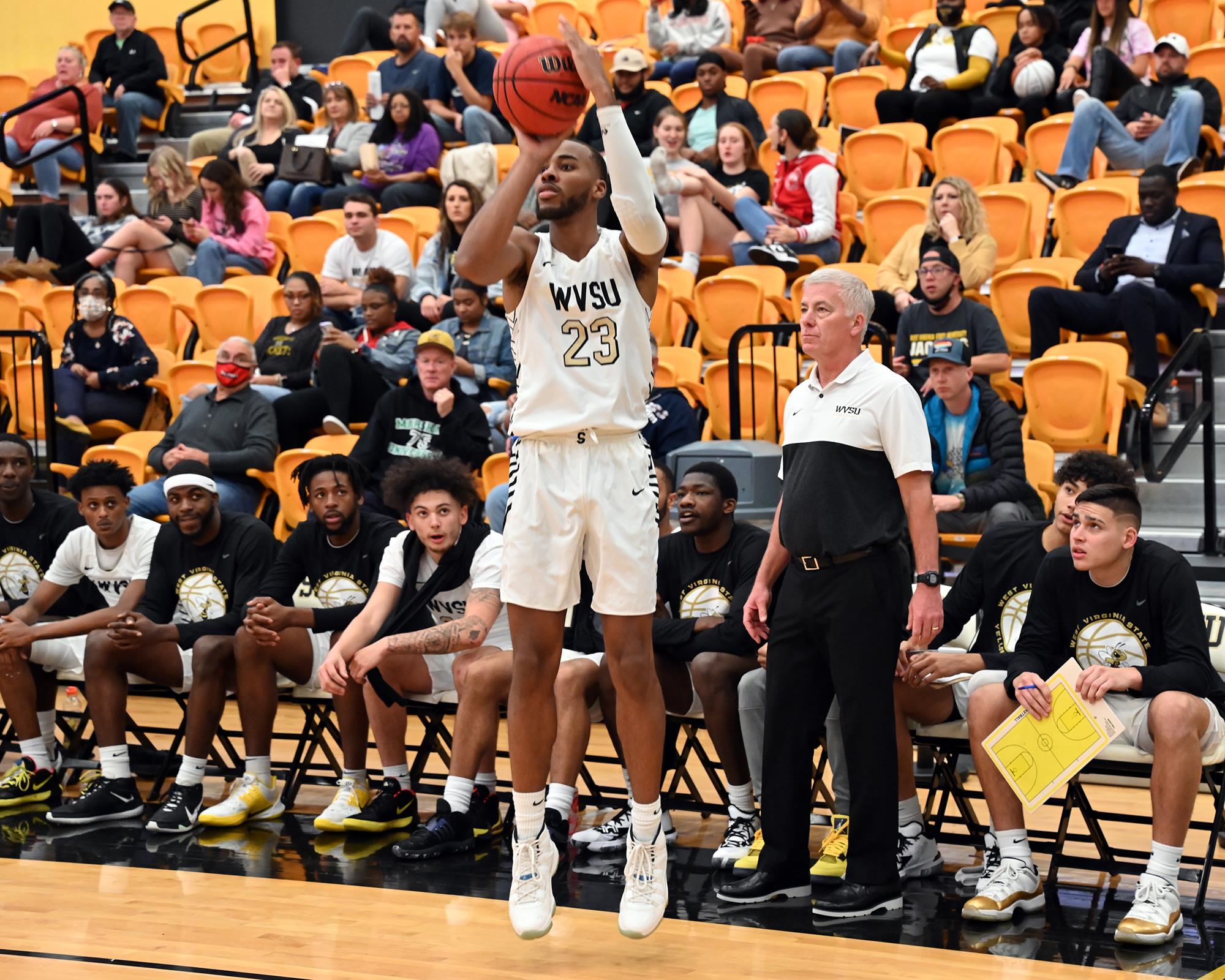 Yellow Jackets soar higher than #11 Embry Riddle in Hoops in Hawaii ...