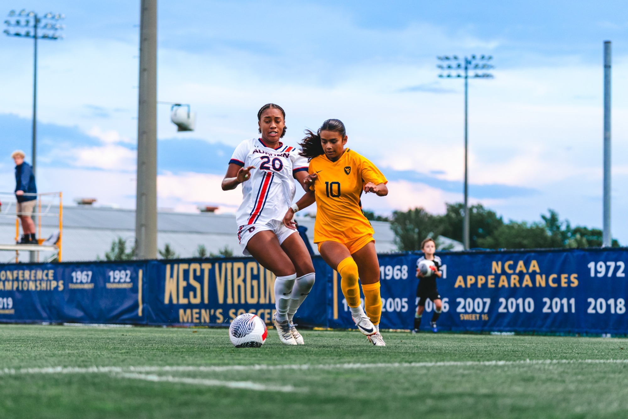 Isabel Loza - Women's Soccer - West Virginia University Athletics