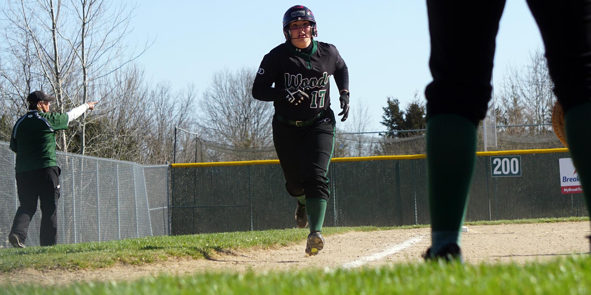 Softball Sweeps UHSP at Home - William Woods University Athletics
