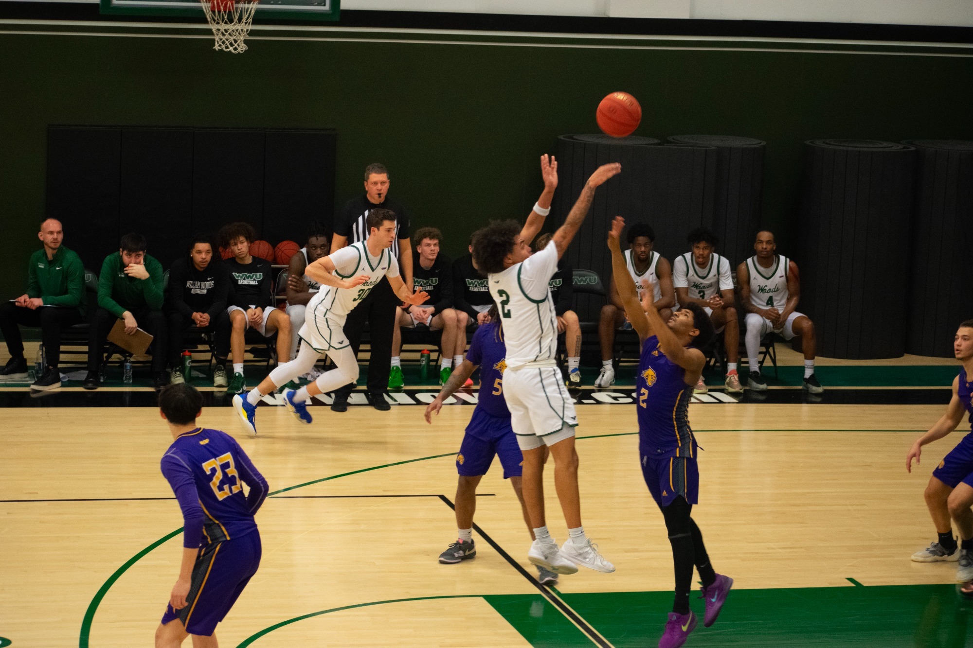 Mr. Effecient Guides #14 Owls to Victory at HLGU, Their 17th Straight ...