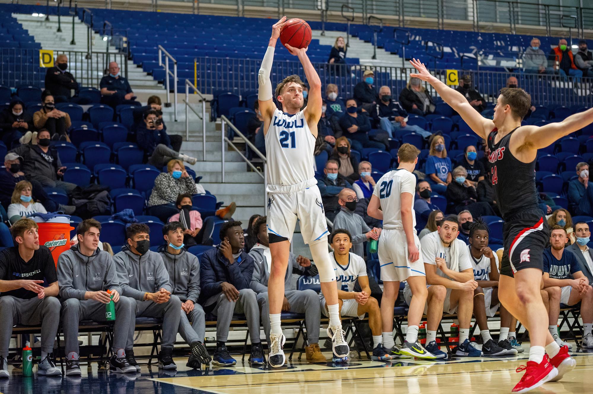 Lucas Holden - Men's Basketball - Western Washington University Athletics