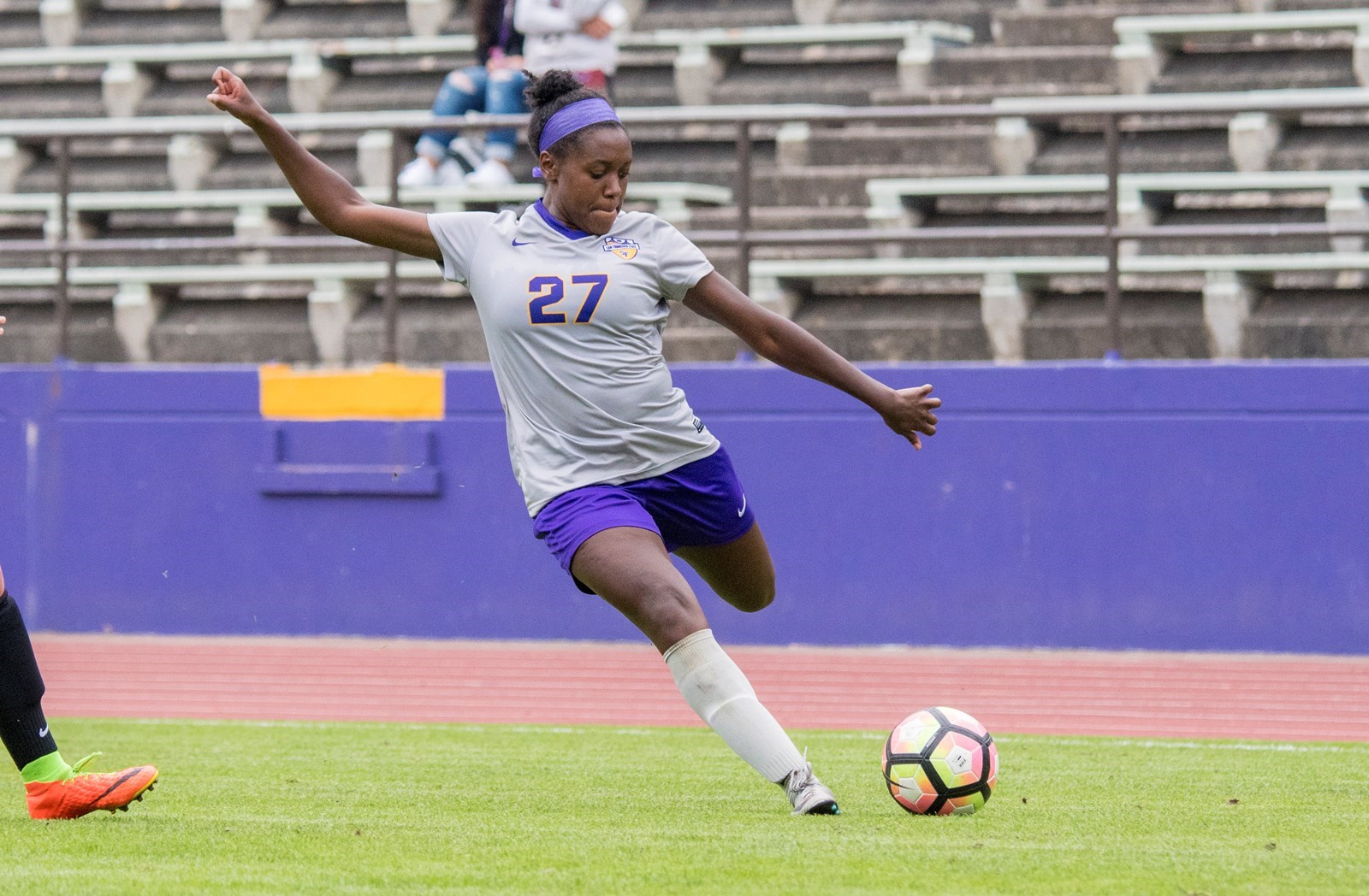 Bianca Lowe - 2017 - Women's Soccer - sfstategators.com