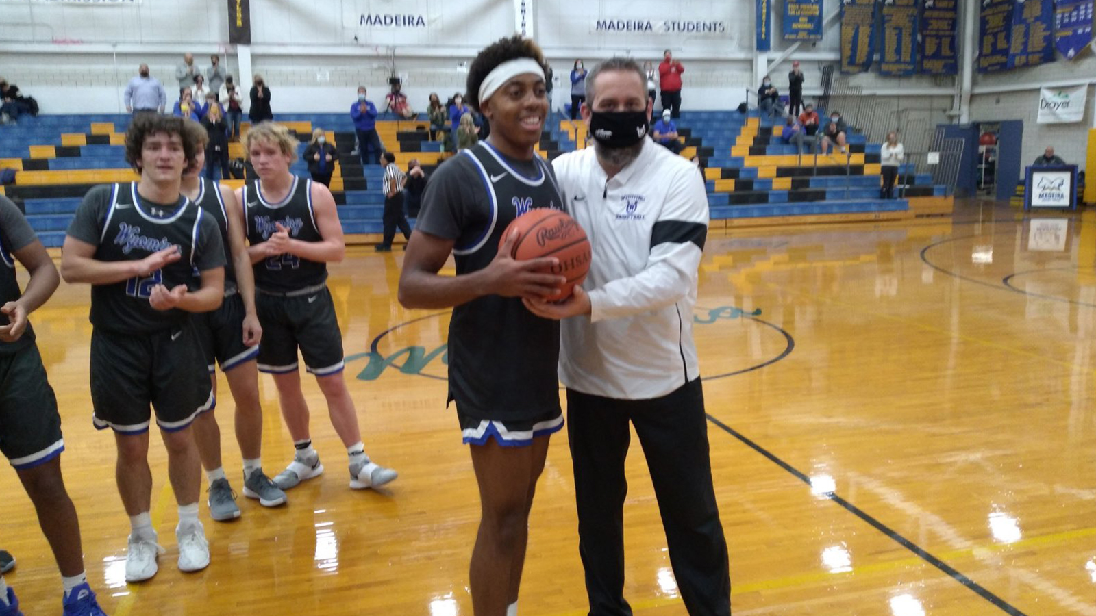 Isaiah Walker Becomes All-Time Scoring Leader! - Wyoming Cowboys Athletics