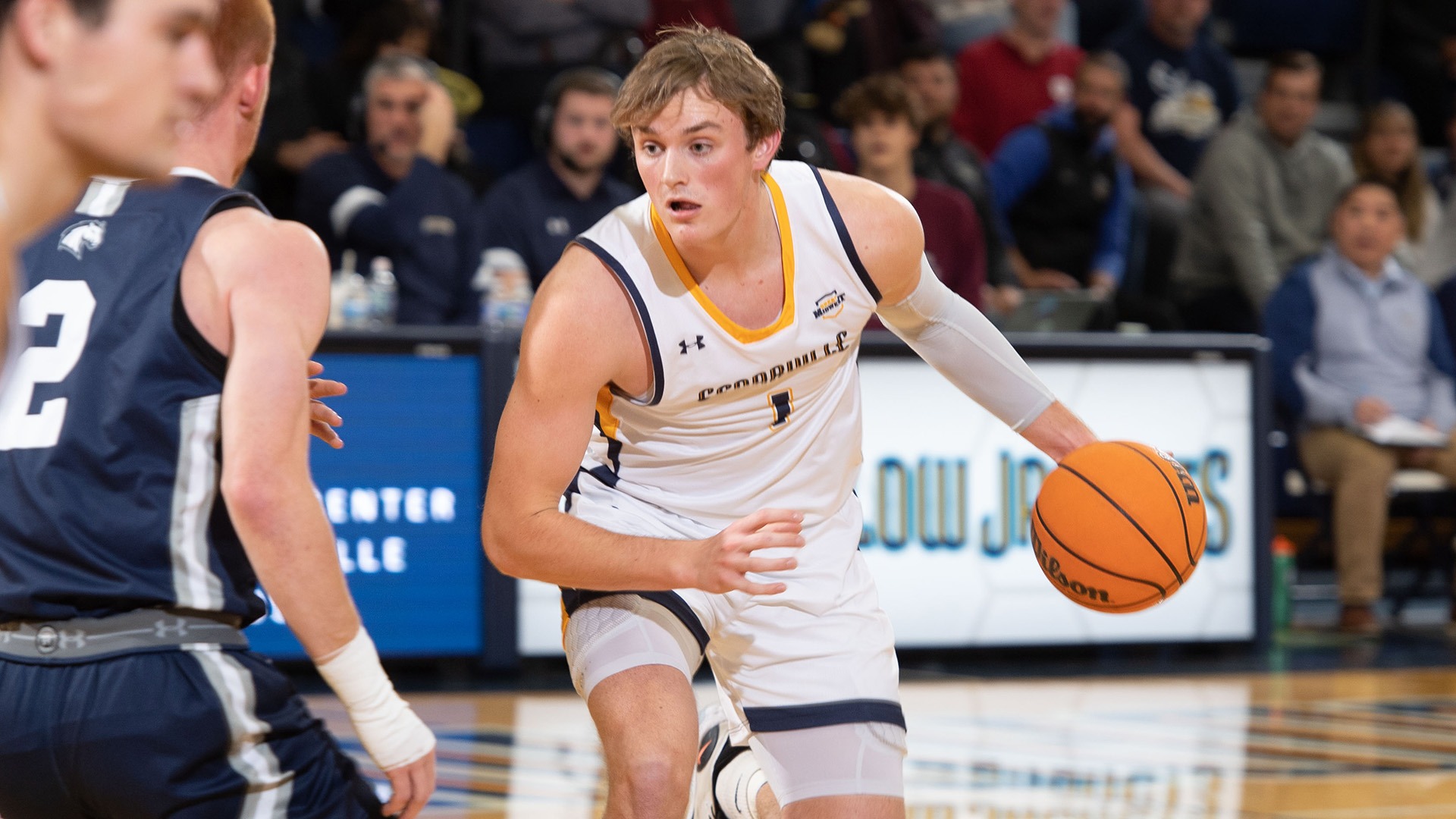 No. 9 Hillsdale shuts down Yellow Jackets - Cedarville University Athletics