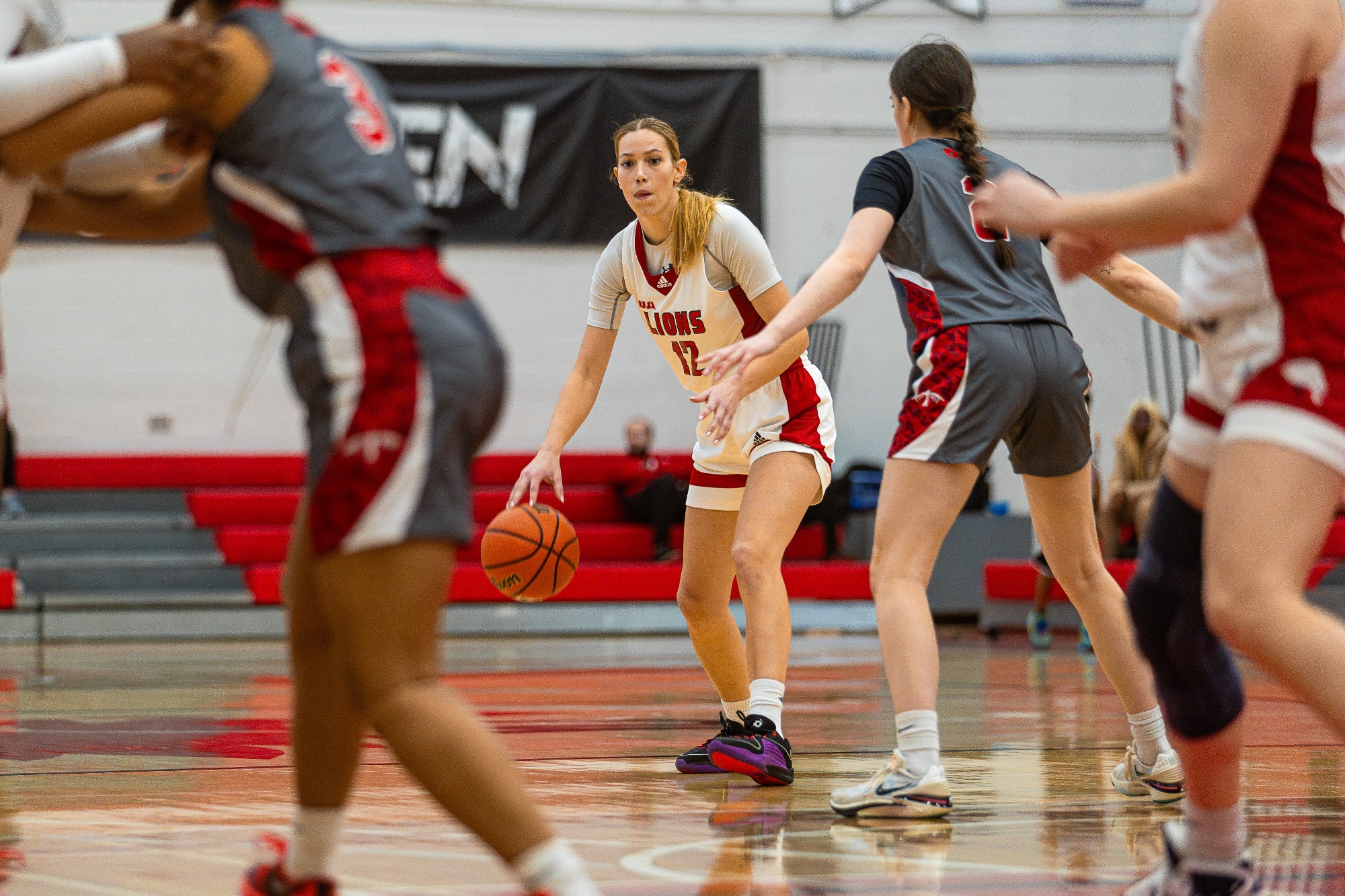 Hannah DeVries - Women's Basketball - York University Athletics