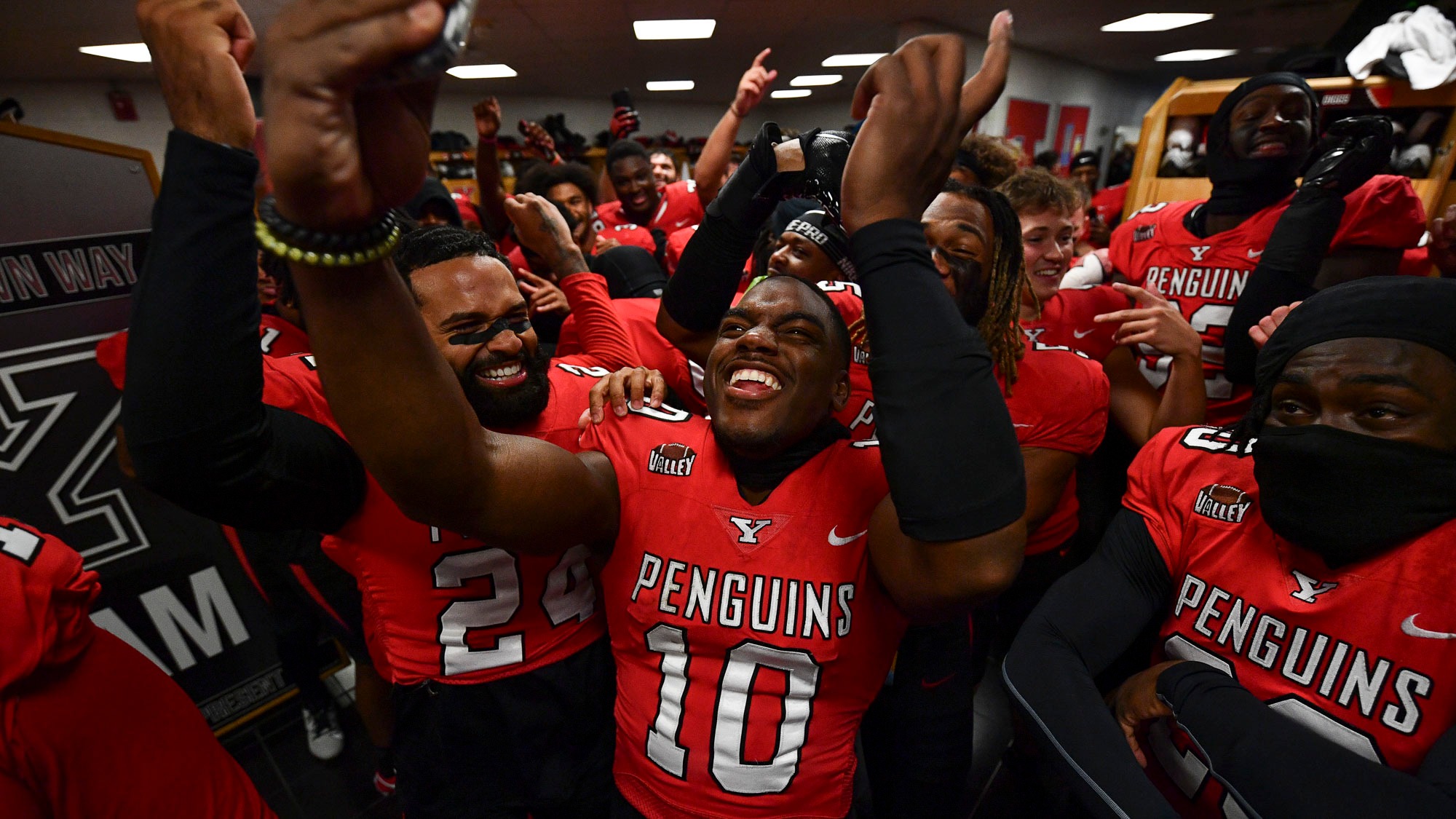 Tenacious Defensive Effort Leads Penguins Past No. 5 Southern Illinois, 31-3 - Youngstown State ...