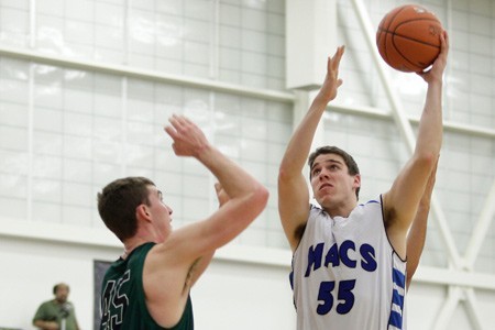Yoni Eckmann - Men's Basketball - Yeshiva University Athletics