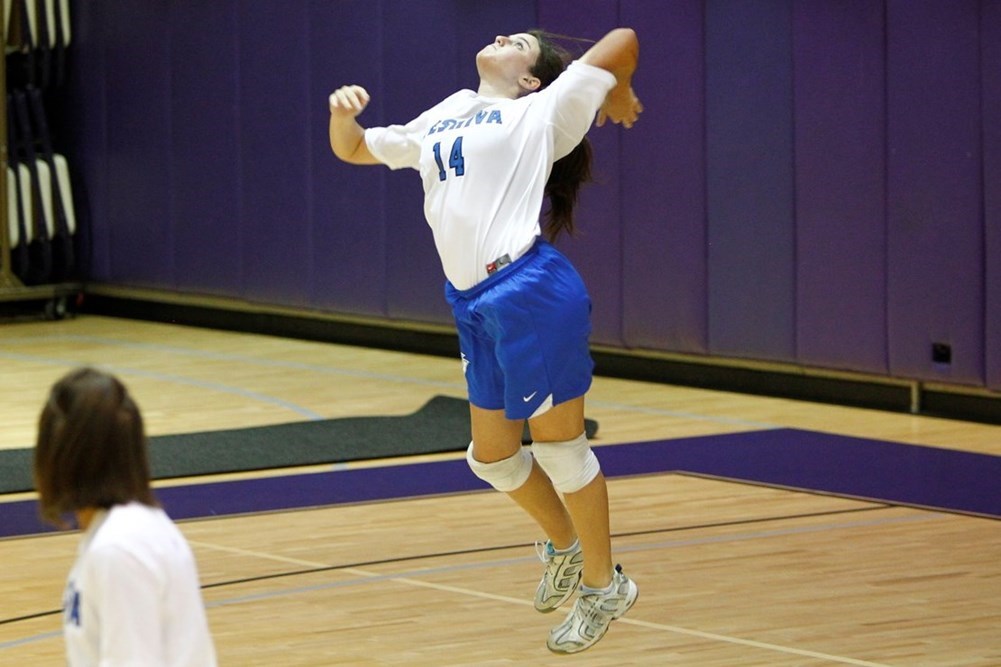 Emily Rohan - Women's Volleyball - Yeshiva University Athletics