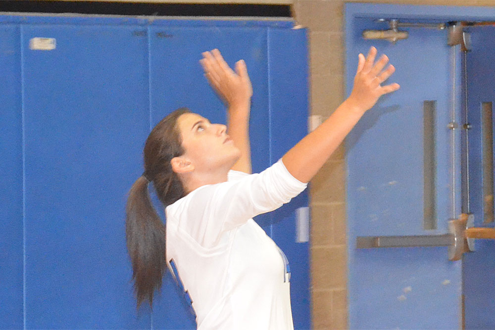 Emily Rohan - Women's Volleyball - Yeshiva University Athletics