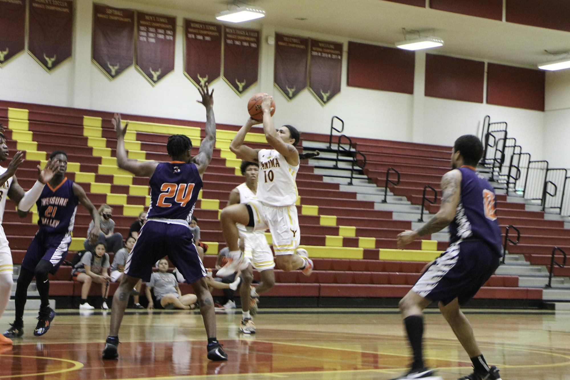 Bryan Strom - Men's Basketball - Yakima Valley College Athletics