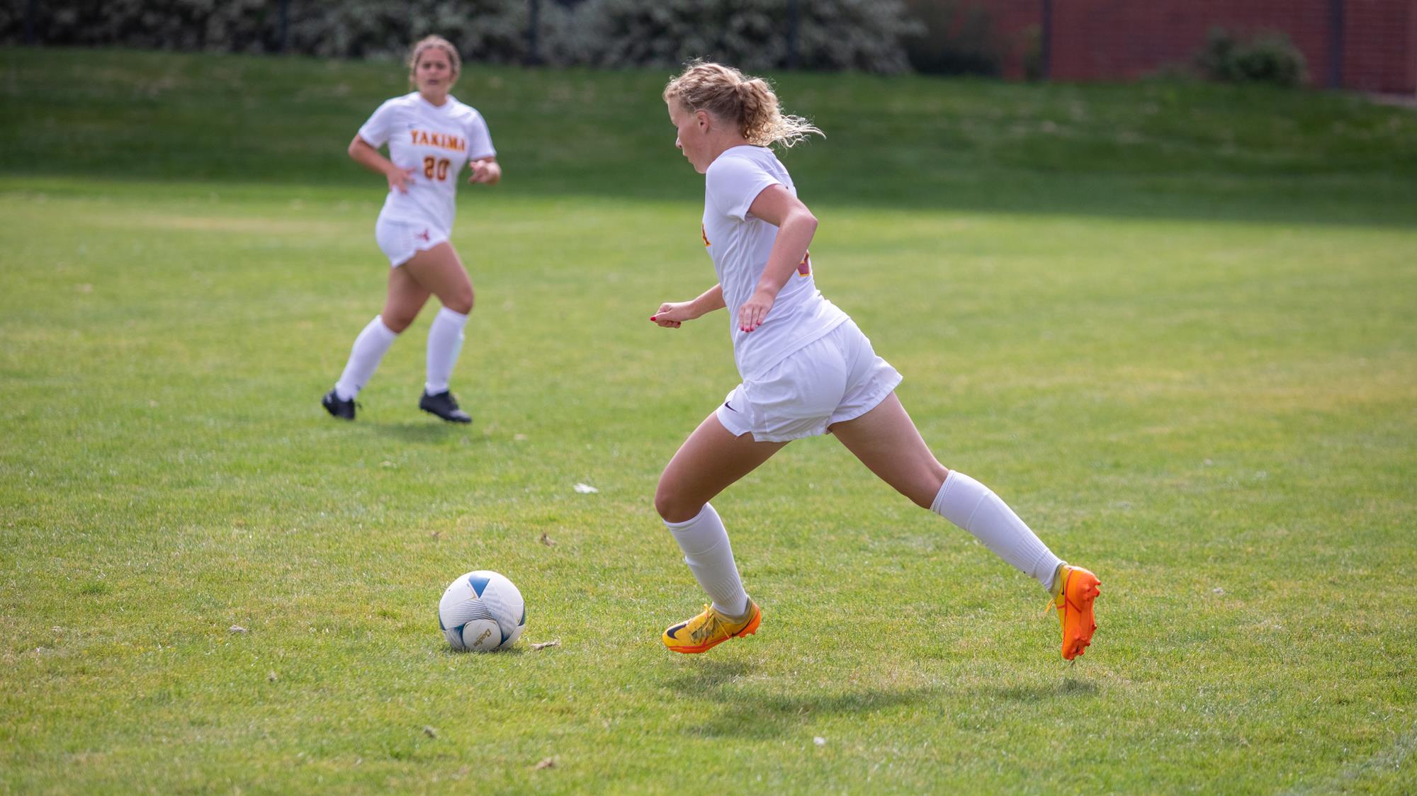 Kennedy Leach - Women's Soccer - Yakima Valley College Athletics