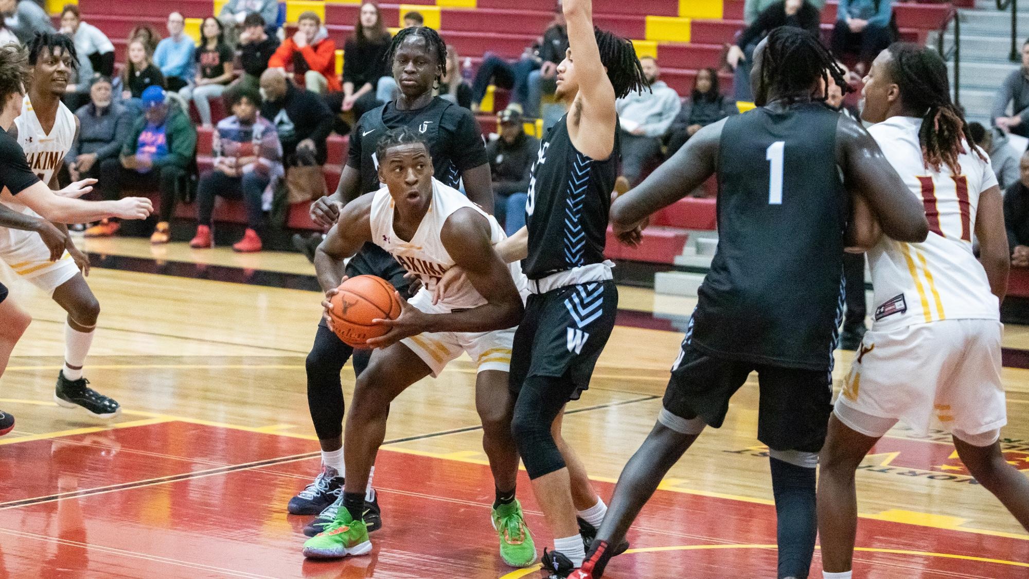 Godwin Ilumoka - Men's Basketball - Yakima Valley College Athletics